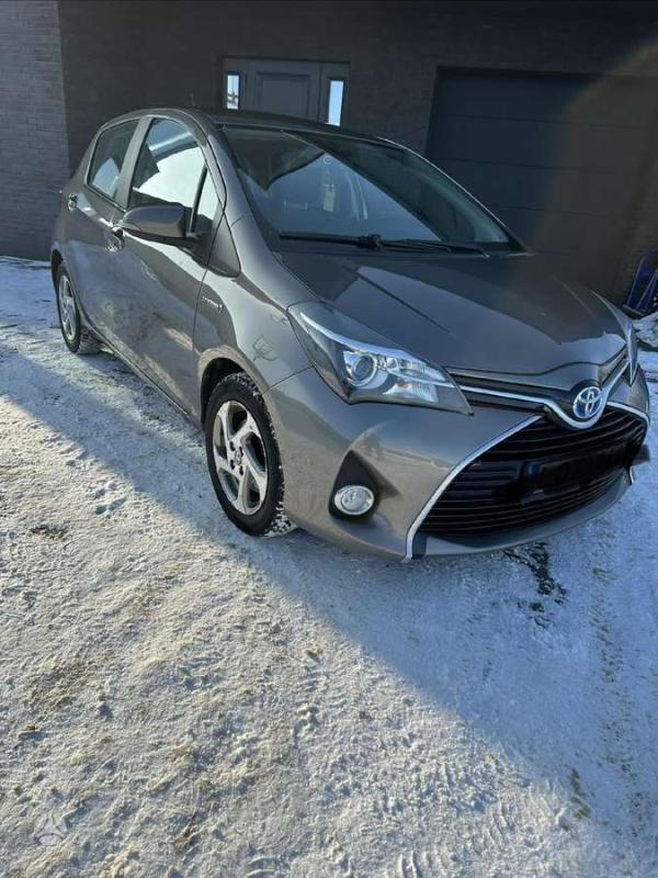Brūns Toyota Yaris 2016 Šauļi, ar dzinēja tilpumu 1.50 L un nobraukumu 85 tūkst. km par 9500 €, foto 2 vietnē AUTOMOTO.COM.LV