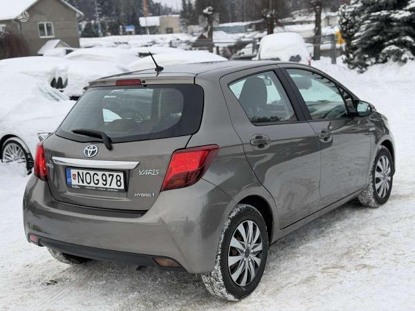 Brown Toyota Yaris 2016 in Utena, with an engine capacity of 1.50 L and mileage of 280 thousand km for 6290 €, photo 5 on AUTOMOTO.COM.LV