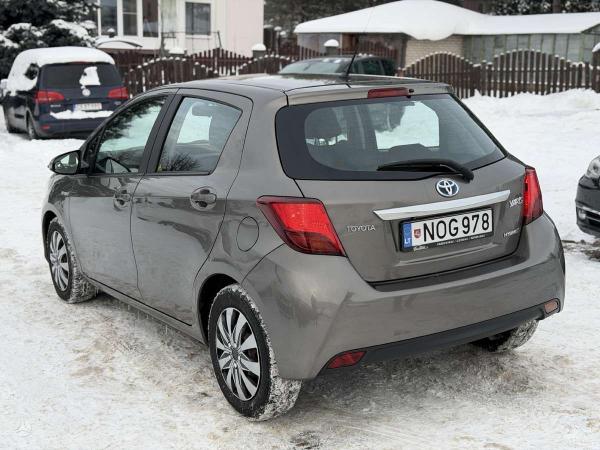 Brown Toyota Yaris 2016 in Utena, with an engine capacity of 1.50 L and mileage of 280 thousand km for 6290 €, photo 6 on AUTOMOTO.COM.LV