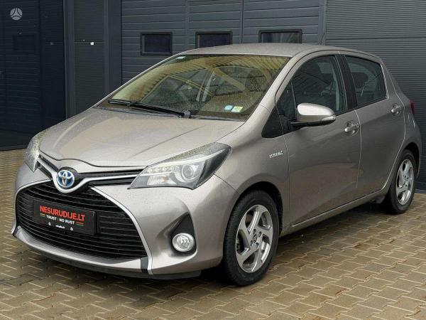 Brown Toyota Yaris 2016 in Vilnius, with an engine capacity of 1.50 L and mileage of 112 thousand km for 11555 €, photo 2 on AUTOMOTO.COM.LV