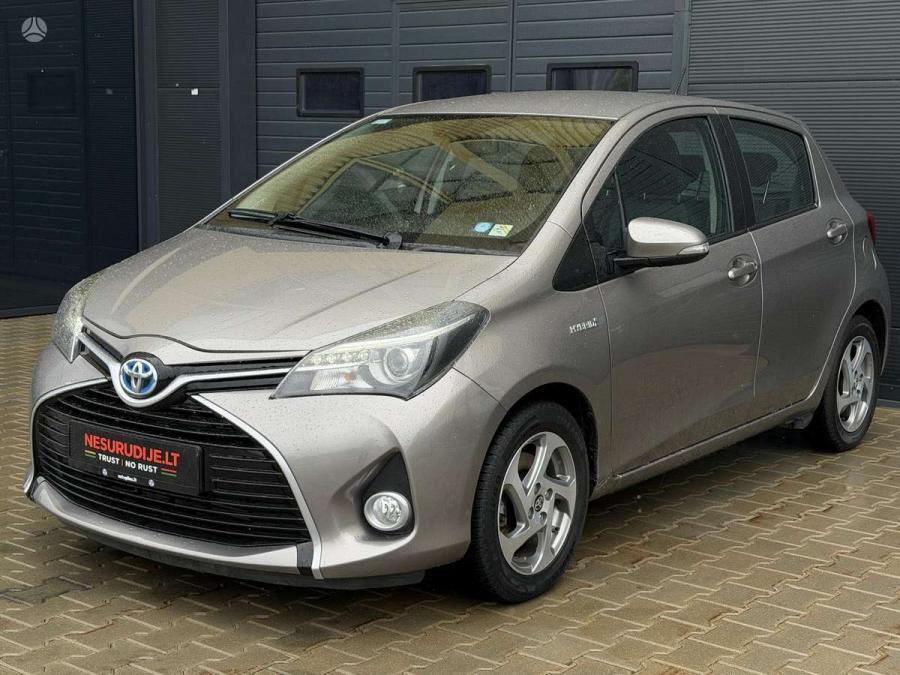 Brown Toyota Yaris 2016 in Vilnius, with an engine capacity of 1.50 L and mileage of 112 thousand km for 11555 €, photo 3 on AUTOMOTO.COM.LV