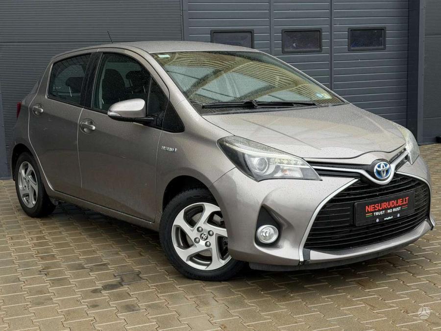 Brown Toyota Yaris 2016 in Vilnius, with an engine capacity of 1.50 L and mileage of 112 thousand km for 11555 €, photo 7 on AUTOMOTO.COM.LV