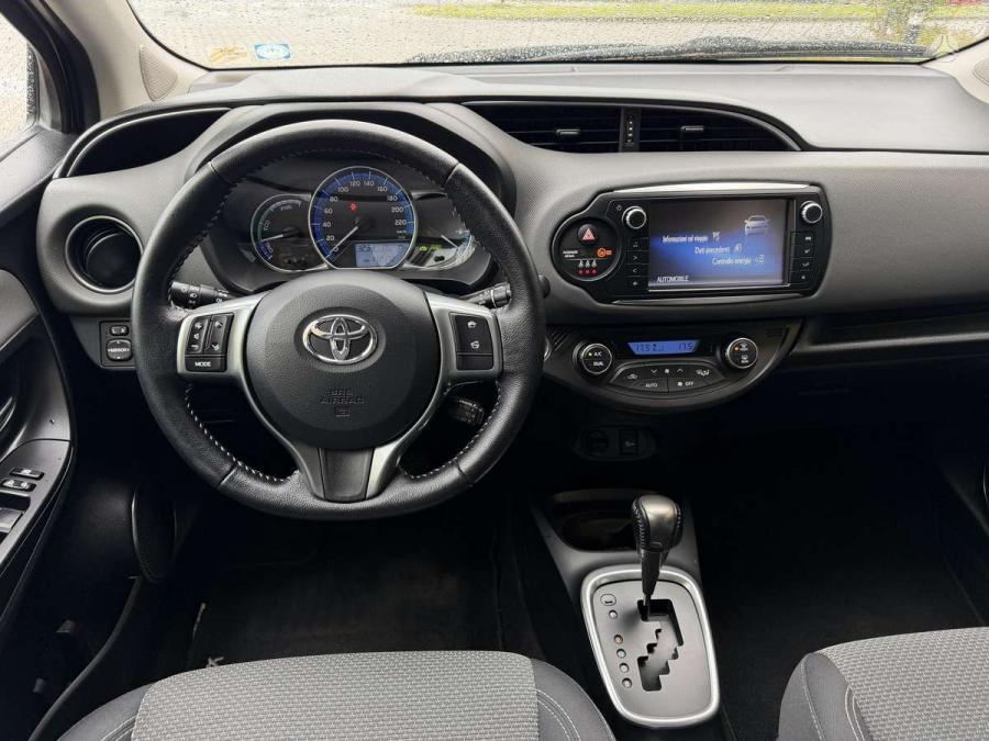 Brown Toyota Yaris 2016 in Vilnius, with an engine capacity of 1.50 L and mileage of 112 thousand km for 11555 €, photo 8 on AUTOMOTO.COM.LV