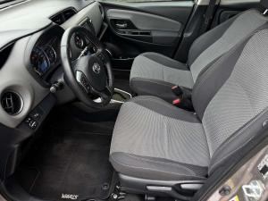 Brown Toyota Yaris 2016 in Vilnius, with an engine capacity of 1.50 L and mileage of 112 thousand km for 11555 €, photo 9 on AUTOMOTO.COM.LV