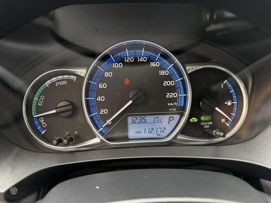 Brown Toyota Yaris 2016 in Vilnius, with an engine capacity of 1.50 L and mileage of 112 thousand km for 11555 €, photo 19 on AUTOMOTO.COM.LV