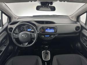 Brūns Toyota Yaris 2017 Viļņa, ar dzinēja tilpumu 1.49 L un nobraukumu 78 tūkst. km par 11900 €, foto 8 vietnē AUTOMOTO.COM.LV