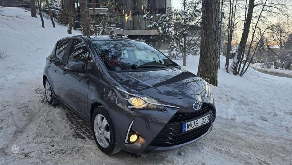 Brūns Toyota Yaris 2017 Viļņa, ar dzinēja tilpumu 1.50 L un nobraukumu 148 tūkst. km par 9900 €, foto 4 vietnē AUTOMOTO.COM.LV