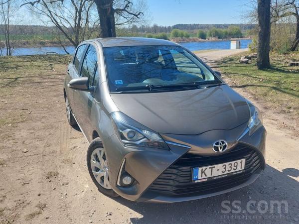 Brown Toyota Yaris 2017 in Jelgava, with an engine capacity of 1.50 L and mileage of 138 thousand km for 7300 €, photo 1 on AUTOMOTO.COM.LV