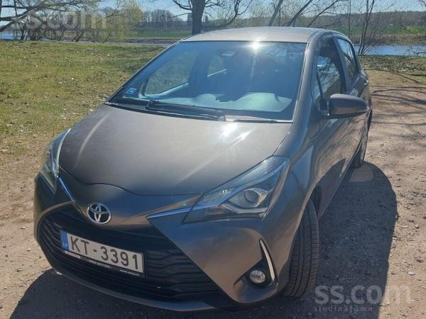 Brown Toyota Yaris 2017 in Jelgava, with an engine capacity of 1.50 L and mileage of 138 thousand km for 7300 €, photo 2 on AUTOMOTO.COM.LV