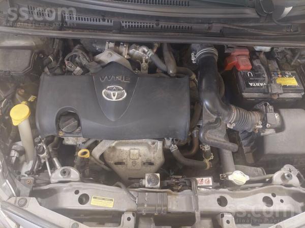 Brown Toyota Yaris 2017 in Jelgava, with an engine capacity of 1.50 L and mileage of 138 thousand km for 7300 €, photo 4 on AUTOMOTO.COM.LV