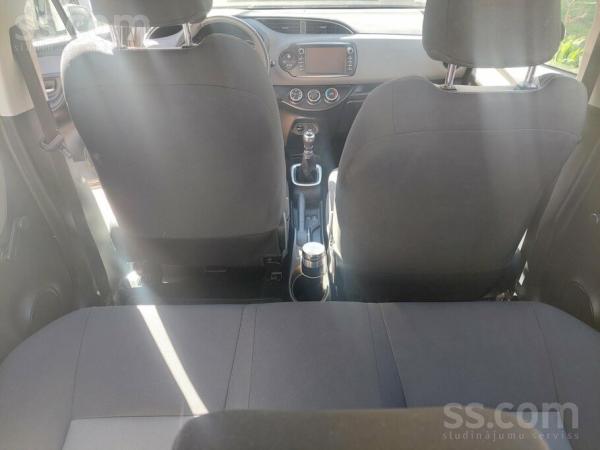 Brown Toyota Yaris 2017 in Jelgava, with an engine capacity of 1.50 L and mileage of 138 thousand km for 7300 €, photo 10 on AUTOMOTO.COM.LV