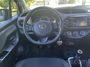 Brown Toyota Yaris 2017 in Riga, with an engine capacity of 1.50 L and mileage of 125 thousand km for 8995 €, photo 8 on AUTOMOTO.COM.LV