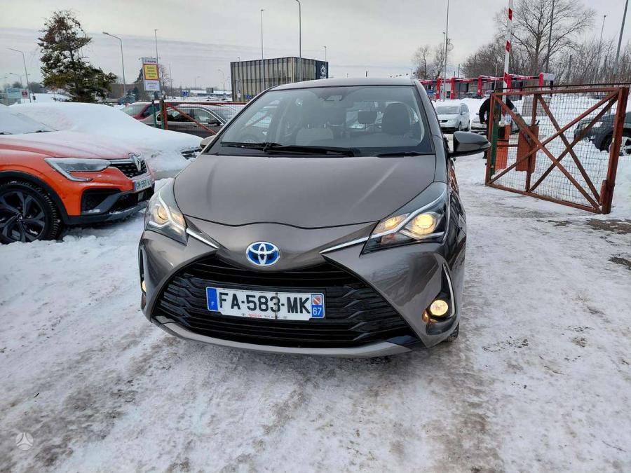 Brūns Toyota Yaris 2018 Klaipėda, ar dzinēja tilpumu 1.50 L un nobraukumu 99 tūkst. km par 11200 €, foto 2 vietnē AUTOMOTO.COM.LV