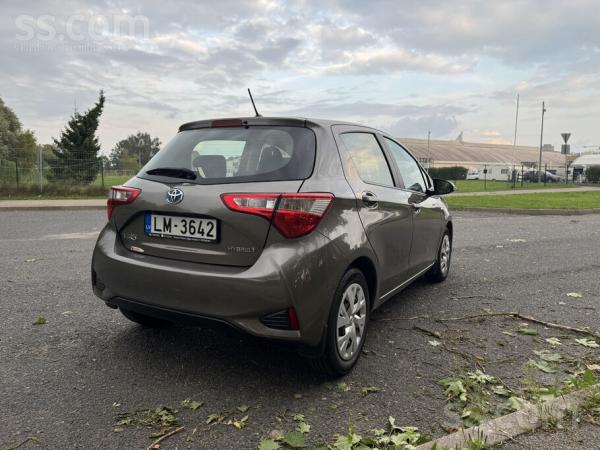 Toyota Yaris 2018 Rīga vietnē Brūns Toyota Yaris 2018 Rīga, ar dzinēja tilpumu 1.50 L un nobraukumu 102 tūkst. km par 10400 €, foto 9 vietnē AUTOMOTO.COM.LV