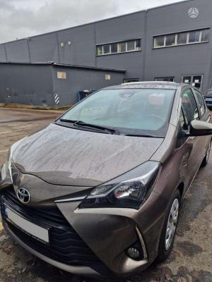 Brūns Toyota Yaris 2019 Viļņa, ar dzinēja tilpumu 1.50 L un nobraukumu 68 tūkst. km par 13500 €, foto  vietnē AUTOMOTO.COM.LV