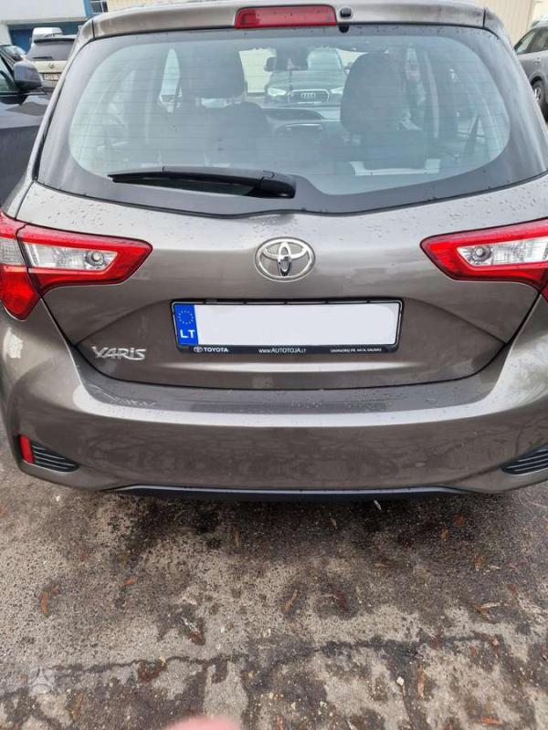 Brown Toyota Yaris 2019 in Vilnius, with an engine capacity of 1.50 L and mileage of 68 thousand km for 13500 €, photo 2 on AUTOMOTO.COM.LV