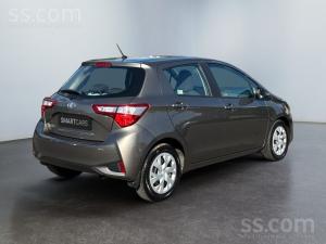 Brown Toyota Yaris 2019 in Riga, with an engine capacity of 1.50 L and mileage of 63 thousand km for 11290 €, photo 6 on AUTOMOTO.COM.LV