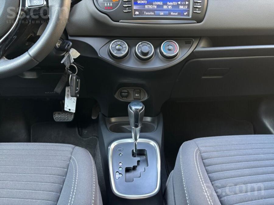 Brown Toyota Yaris 2019 in Riga, with an engine capacity of 1.50 L and mileage of 63 thousand km for 11290 €, photo 12 on AUTOMOTO.COM.LV