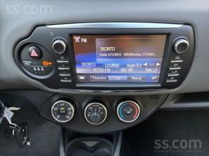 Brown Toyota Yaris 2019 in Riga, with an engine capacity of 1.50 L and mileage of 63 thousand km for 11290 €, photo 18 on AUTOMOTO.COM.LV