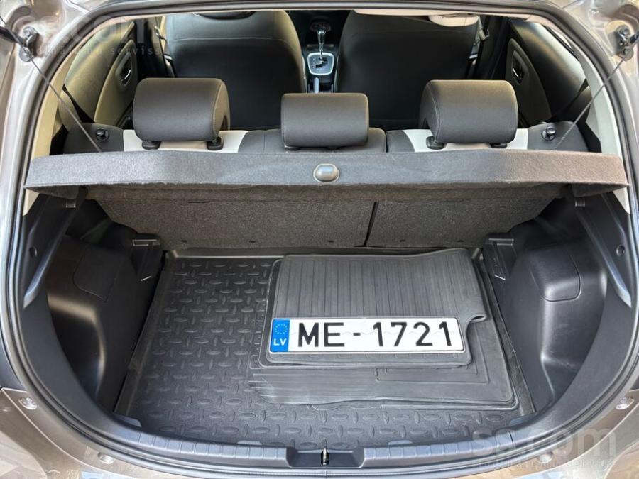 Brown Toyota Yaris 2019 in Riga, with an engine capacity of 1.50 L and mileage of 63 thousand km for 11290 €, photo 21 on AUTOMOTO.COM.LV