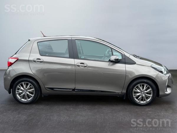 Toyota Yaris 2019 Rīga vietnē Brūns Toyota Yaris 2019 Rīga, ar dzinēja tilpumu 1.50 L un nobraukumu 63 tūkst. km par 11920 €, foto 7 vietnē AUTOMOTO.COM.LV