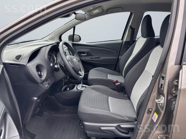 Toyota Yaris 2019 Rīga vietnē Brūns Toyota Yaris 2019 Rīga, ar dzinēja tilpumu 1.50 L un nobraukumu 63 tūkst. km par 11920 €, foto 10 vietnē AUTOMOTO.COM.LV