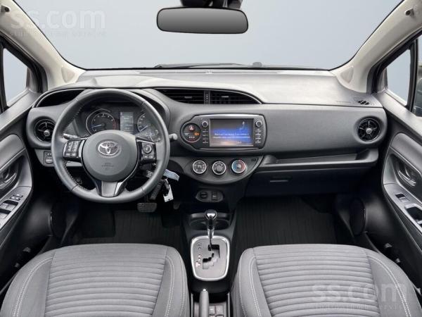 Toyota Yaris 2019 Rīga vietnē Brūns Toyota Yaris 2019 Rīga, ar dzinēja tilpumu 1.50 L un nobraukumu 63 tūkst. km par 11920 €, foto 11 vietnē AUTOMOTO.COM.LV