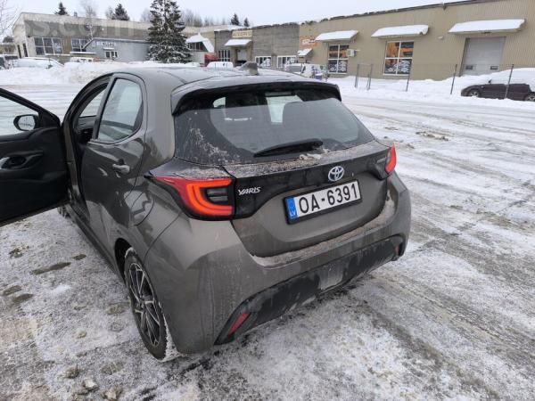 Brown Toyota Yaris 2020 in Madona, with an engine capacity of 1.50 L and mileage of 20 thousand km for 17000 €, photo 3 on AUTOMOTO.COM.LV