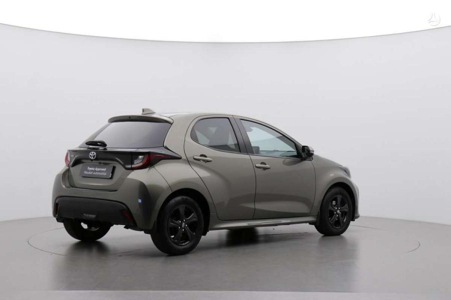 Brūns Toyota Yaris 2021 Viļņa, ar dzinēja tilpumu 1.49 L un nobraukumu 91 tūkst. km par 14900 €, foto 3 vietnē AUTOMOTO.COM.LV
