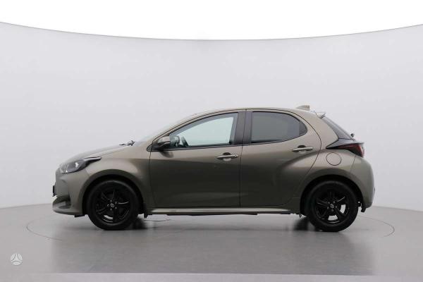 Brūns Toyota Yaris 2021 Viļņa, ar dzinēja tilpumu 1.49 L un nobraukumu 91 tūkst. km par 14900 €, foto 3 vietnē AUTOMOTO.COM.LV