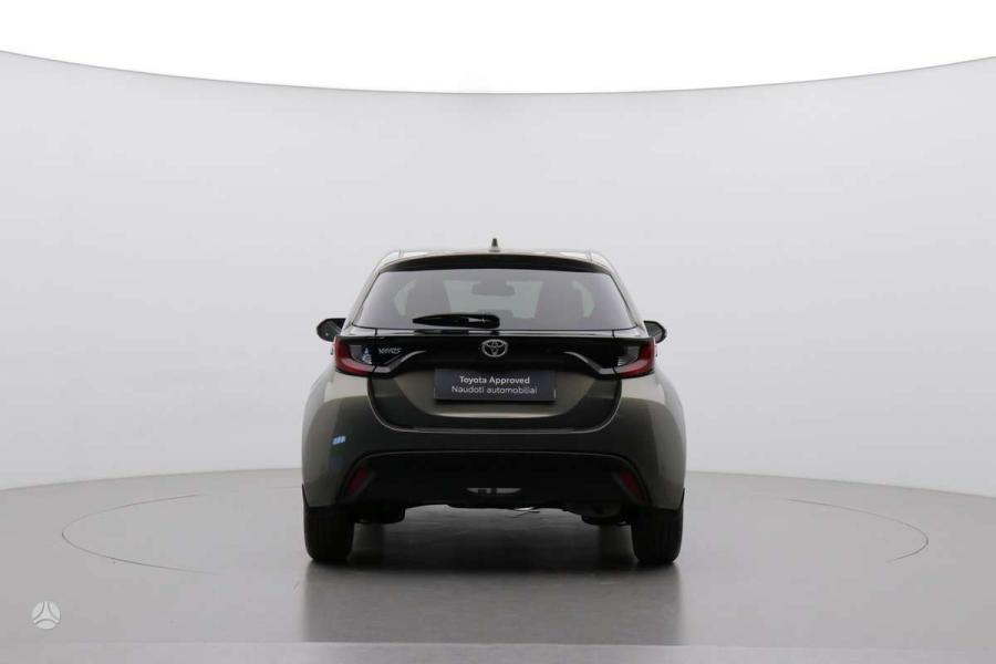 Brūns Toyota Yaris 2021 Viļņa, ar dzinēja tilpumu 1.49 L un nobraukumu 91 tūkst. km par 14900 €, foto 5 vietnē AUTOMOTO.COM.LV