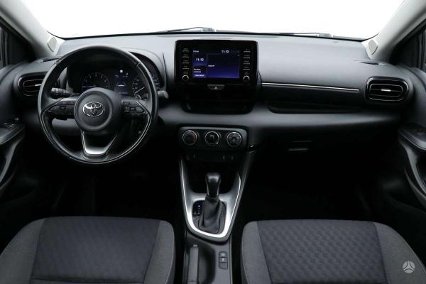 Brūns Toyota Yaris 2021 Viļņa, ar dzinēja tilpumu 1.49 L un nobraukumu 91 tūkst. km par 14900 €, foto 6 vietnē AUTOMOTO.COM.LV