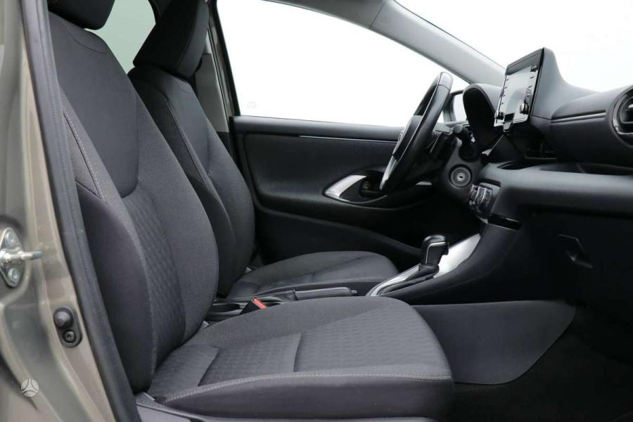 Brūns Toyota Yaris 2021 Viļņa, ar dzinēja tilpumu 1.49 L un nobraukumu 91 tūkst. km par 14900 €, foto 9 vietnē AUTOMOTO.COM.LV