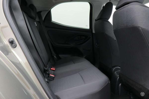 Brūns Toyota Yaris 2021 Viļņa, ar dzinēja tilpumu 1.49 L un nobraukumu 91 tūkst. km par 14900 €, foto 9 vietnē AUTOMOTO.COM.LV