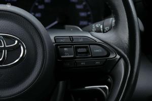 Brūns Toyota Yaris 2021 Viļņa, ar dzinēja tilpumu 1.49 L un nobraukumu 91 tūkst. km par 14900 €, foto 25 vietnē AUTOMOTO.COM.LV