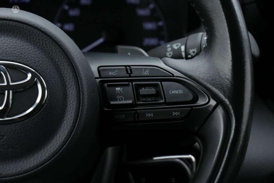 Brūns Toyota Yaris 2021 Viļņa, ar dzinēja tilpumu 1.49 L un nobraukumu 91 tūkst. km par 14900 €, foto 25 vietnē AUTOMOTO.COM.LV