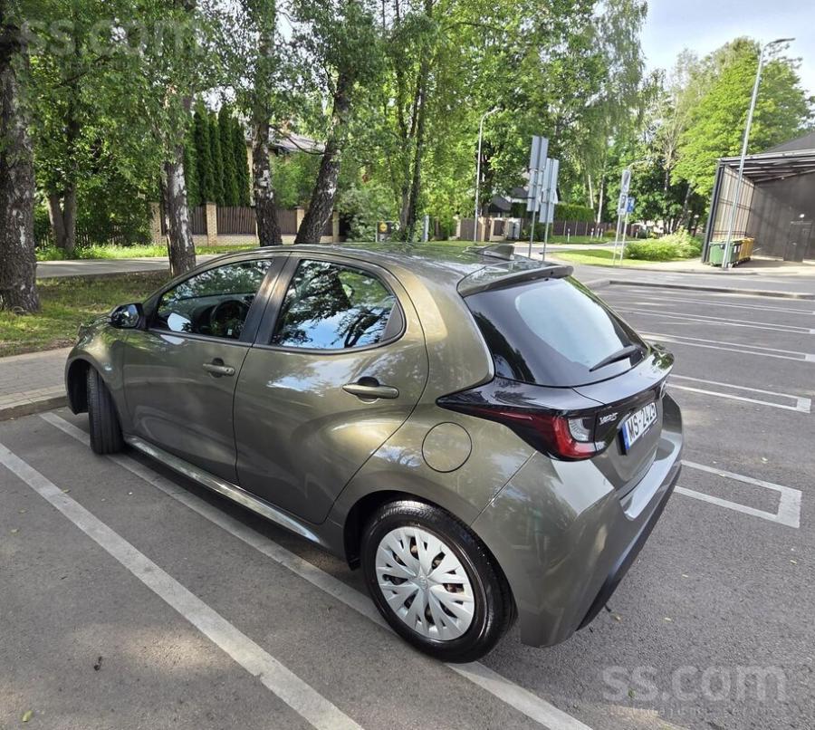 Brūns Toyota Yaris 2021 Rīga, ar dzinēja tilpumu 1.50 L un nobraukumu 92 tūkst. km par 12200 €, foto 4 vietnē AUTOMOTO.COM.LV