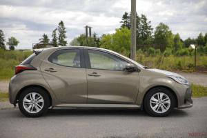 Brūns Toyota Yaris 2023 Tallina, ar dzinēja tilpumu 1.49 L un nobraukumu 111 tūkst. km par 9900 €, foto 9 vietnē AUTOMOTO.COM.LV