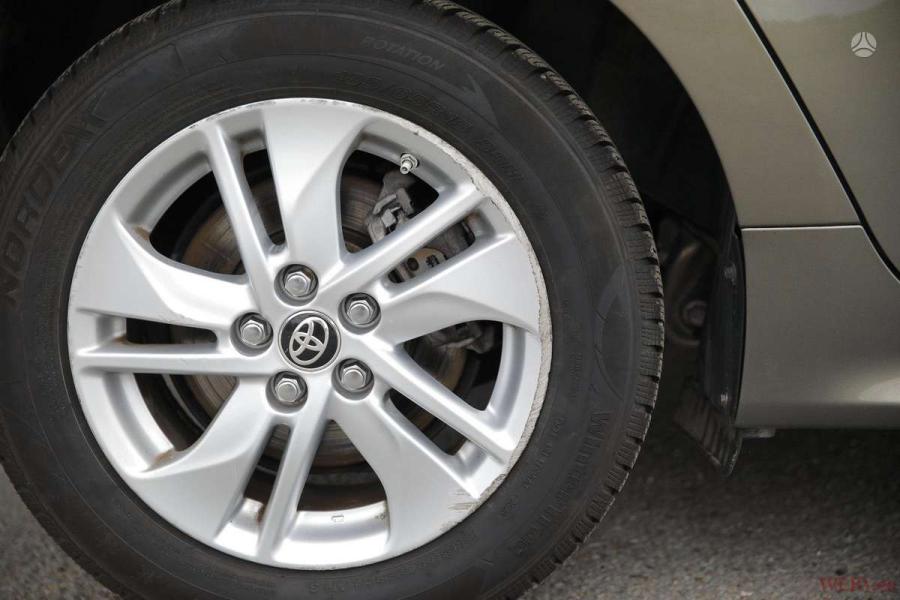 Brūns Toyota Yaris 2023 Tallina, ar dzinēja tilpumu 1.49 L un nobraukumu 111 tūkst. km par 9900 €, foto 23 vietnē AUTOMOTO.COM.LV