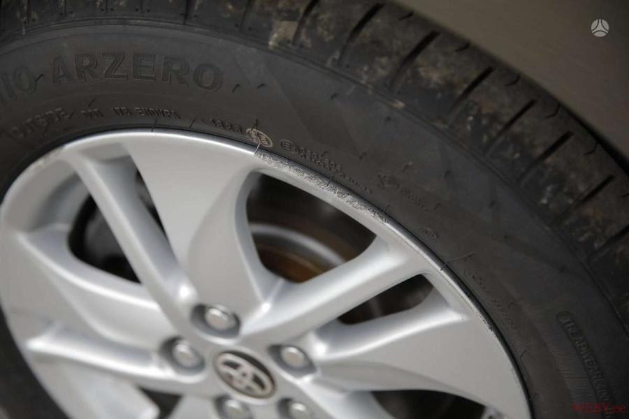 Brūns Toyota Yaris 2023 Tallina, ar dzinēja tilpumu 1.49 L un nobraukumu 111 tūkst. km par 9900 €, foto 26 vietnē AUTOMOTO.COM.LV