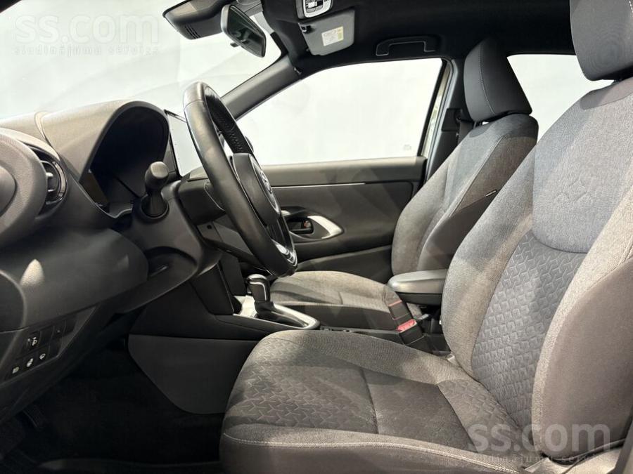 Brūns Toyota Yaris 2023 Ventspils, ar dzinēja tilpumu 1.50 L un nobraukumu 117 tūkst. km par 20490 €, foto 6 vietnē AUTOMOTO.COM.LV