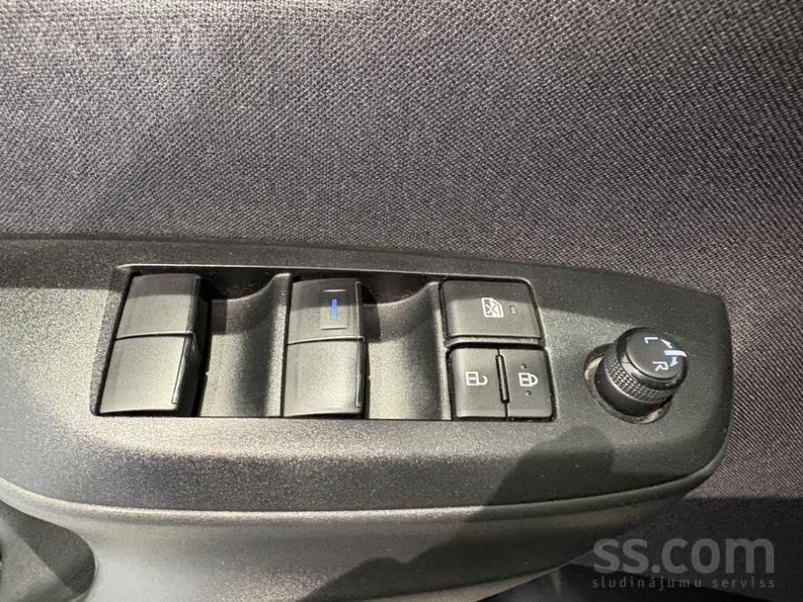 Brūns Toyota Yaris 2023 Ventspils, ar dzinēja tilpumu 1.50 L un nobraukumu 117 tūkst. km par 20490 €, foto 13 vietnē AUTOMOTO.COM.LV