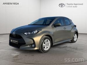 Brūns Toyota Yaris 2025 Rīga, ar dzinēja tilpumu 1.50 L un nobraukumu 32 tūkst. km par 19700 €, foto  vietnē AUTOMOTO.COM.LV