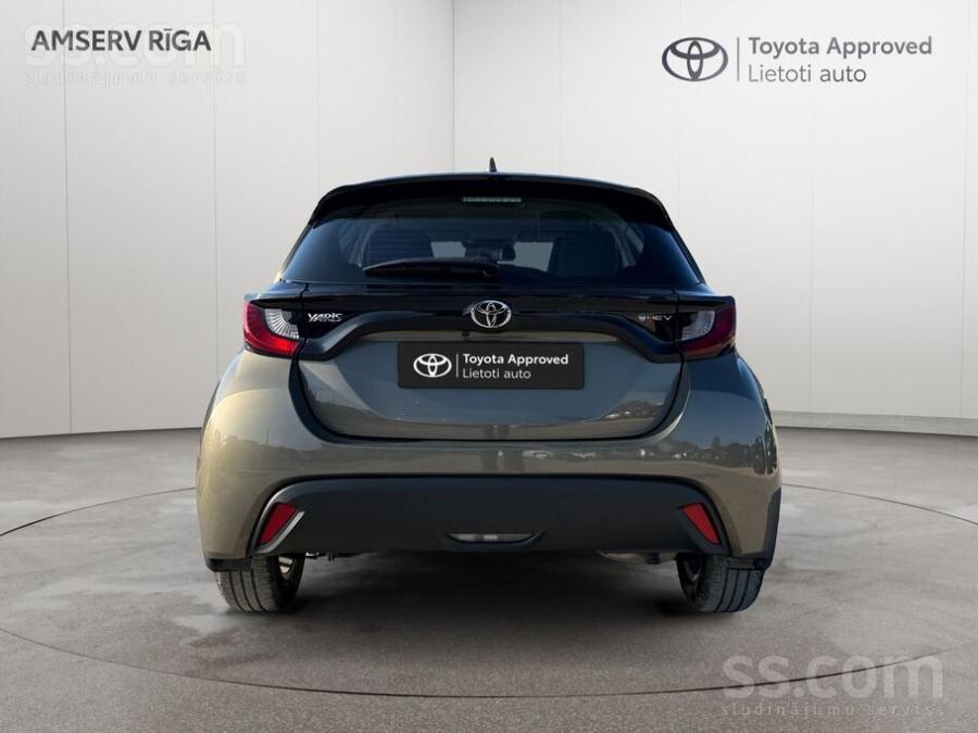 Brūns Toyota Yaris 2025 Rīga, ar dzinēja tilpumu 1.50 L un nobraukumu 32 tūkst. km par 19700 €, foto 5 vietnē AUTOMOTO.COM.LV