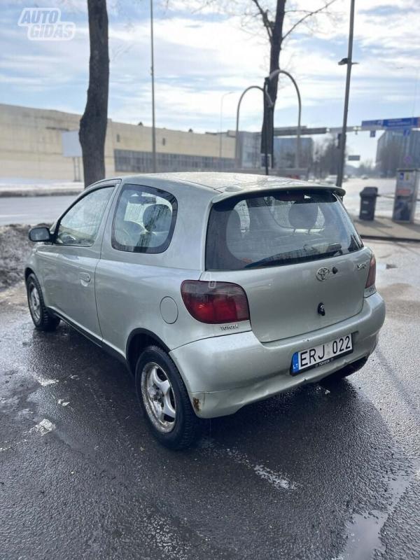 Toyota Yaris 2002 Viļņa, ar dzinēja tilpumu 1.40 L un nobraukumu 200 tūkst. km par 650 €, foto 2 vietnē AUTOMOTO.COM.LV