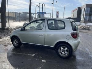 Toyota Yaris 2002 Viļņa, ar dzinēja tilpumu 1.40 L un nobraukumu 200 tūkst. km par 650 €, foto 4 vietnē AUTOMOTO.COM.LV