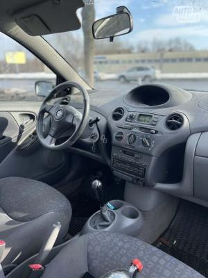 Toyota Yaris 2002 Viļņa, ar dzinēja tilpumu 1.40 L un nobraukumu 200 tūkst. km par 650 €, foto 5 vietnē AUTOMOTO.COM.LV