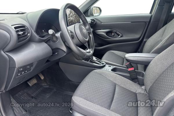 Beige Toyota Yaris Cross 2024 in Paide, with an engine capacity of 1.50 L and mileage of 22 thousand km for 24490 €, photo 11 on AUTOMOTO.COM.LV
