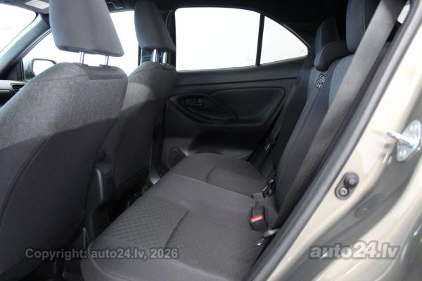 Smilšu krāsa Toyota Yaris Cross 2024 Viljandi, ar dzinēja tilpumu 1.50 L un nobraukumu 20 tūkst. km par 24490 €, foto 7 vietnē AUTOMOTO.COM.LV