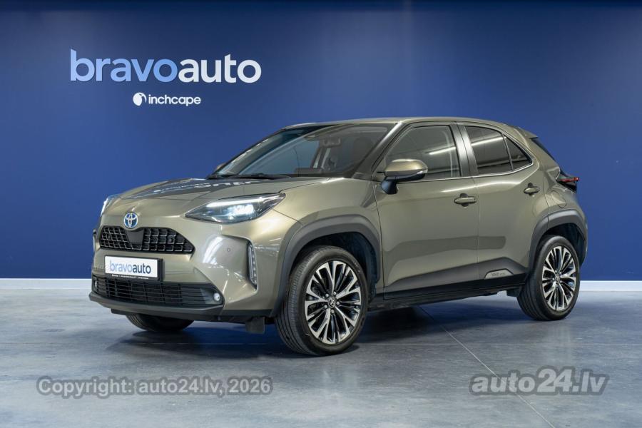Smilšu krāsa Toyota Yaris Cross 2023 Tallina, ar dzinēja tilpumu 1.49 L un nobraukumu 48 tūkst. km par 23900 €, foto 1 vietnē AUTOMOTO.COM.LV